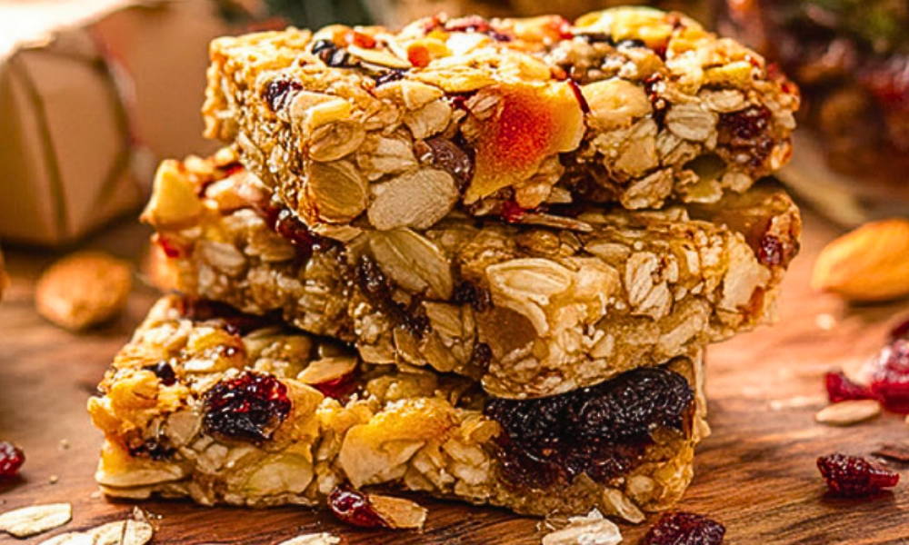 Festive Fruit and Nut Slice | Healthy Recipes | Go Vita